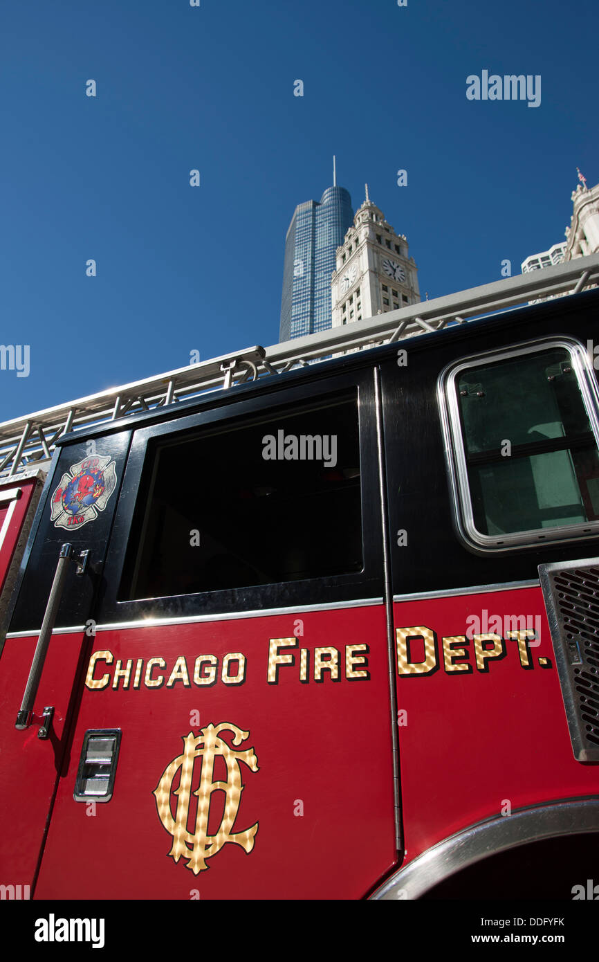 Chicago fire department fire engine hi-res stock photography and images ...