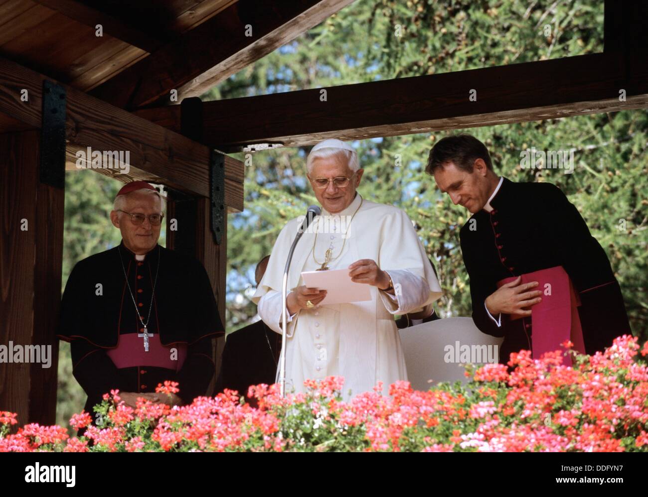 Pope Benedict Ratzinger High Resolution Stock Photography and Images ...