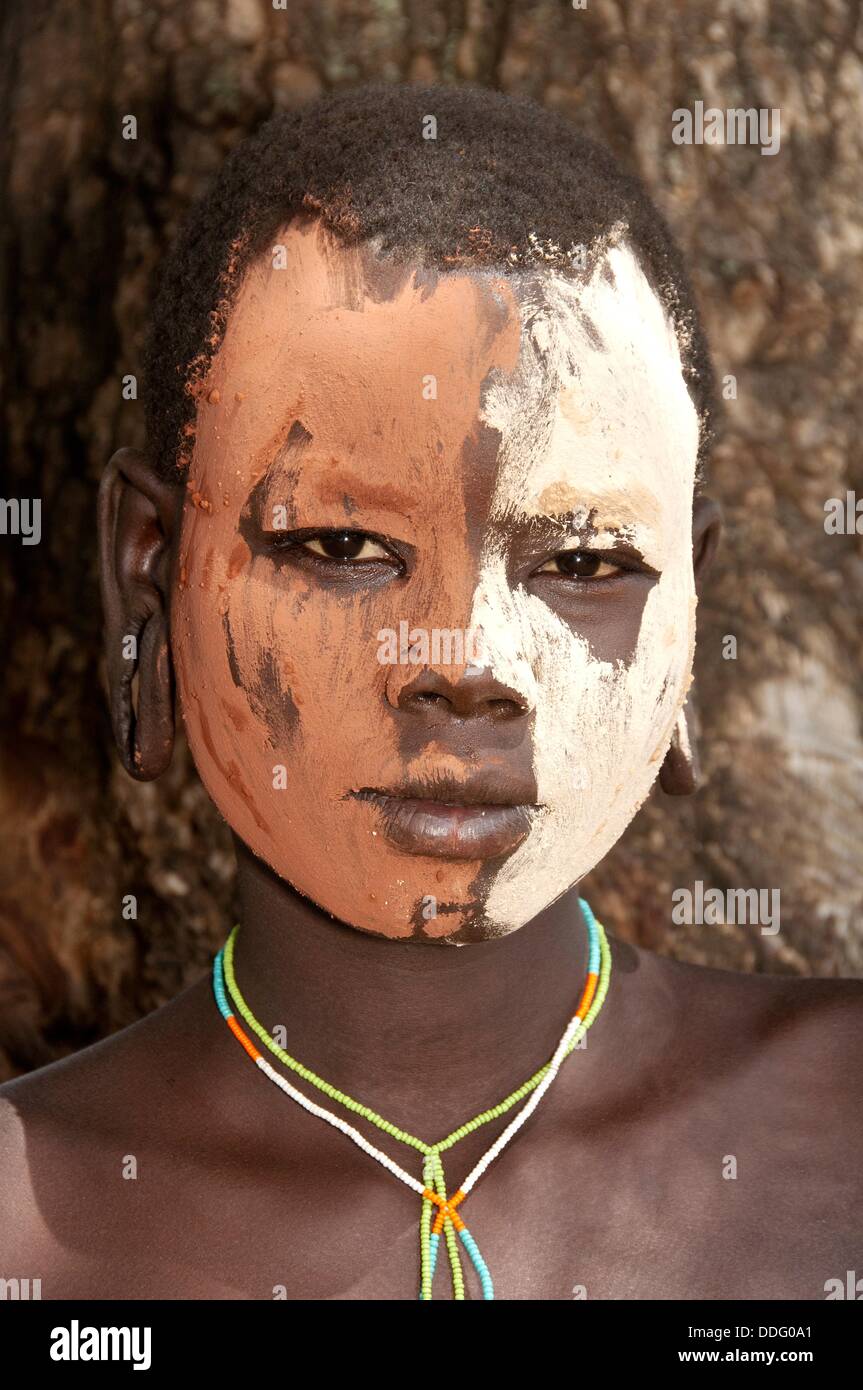 Lifestyle surma tribe hi-res stock photography and images - Alamy