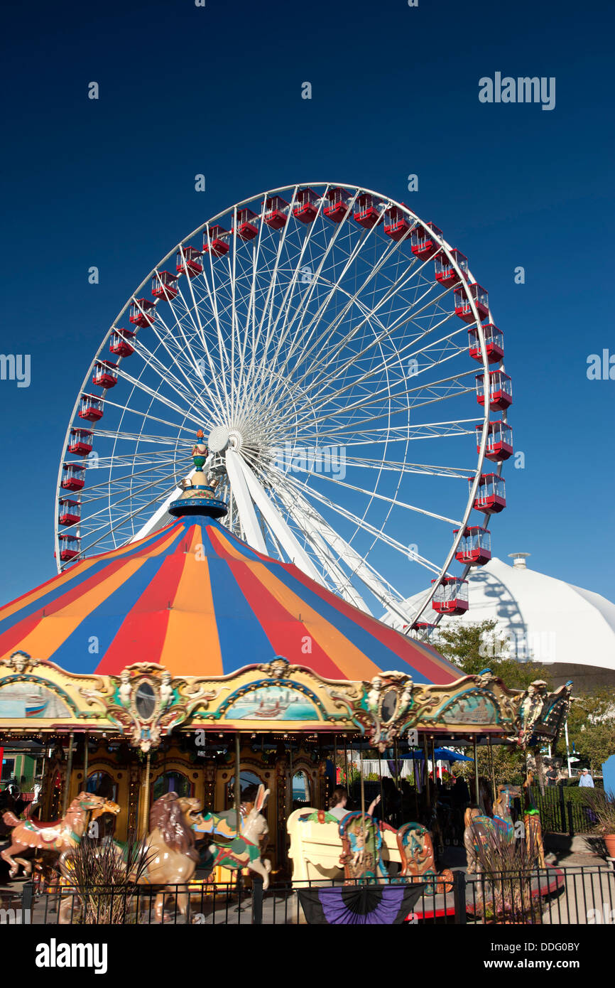 CAROUSEL FERRIS WHEEL NAVY PIER CHICAGO ILLINOIS USA Stock Photo - Alamy