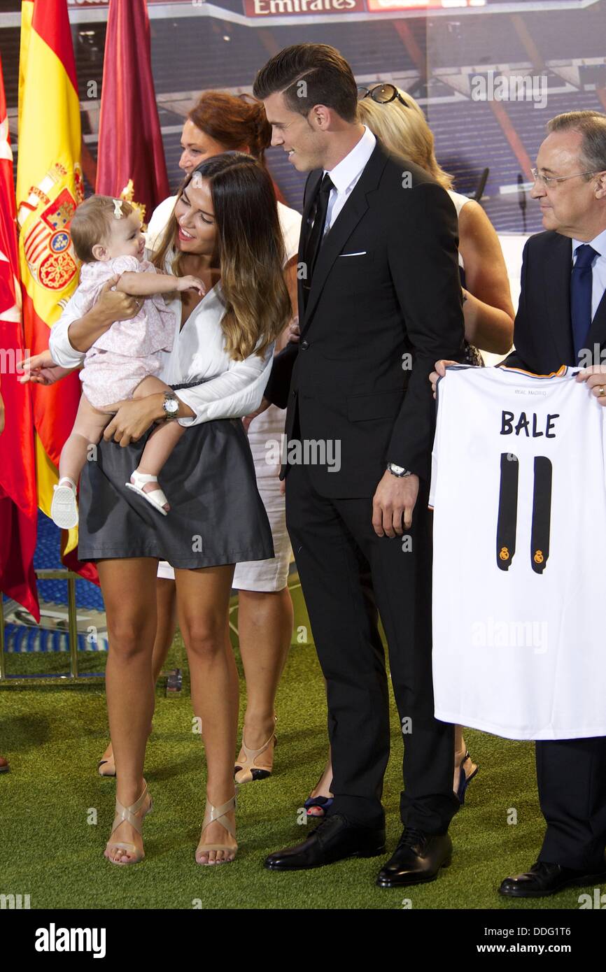 Madrid, Spain. 2nd Sep, 2013. Gareth Bale poses with his girlfriend ...