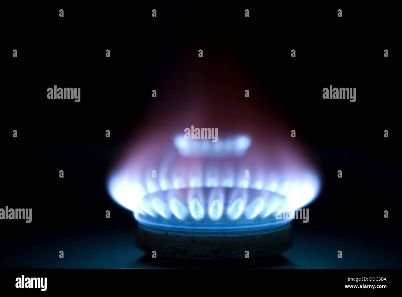 Blue burning gas hi-res stock photography and images - Alamy