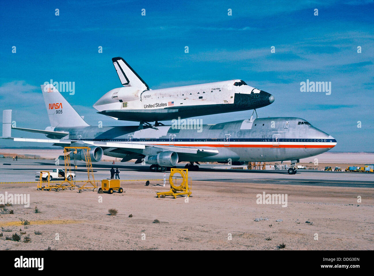 Space shuttle columbia hi-res stock photography and images - Alamy