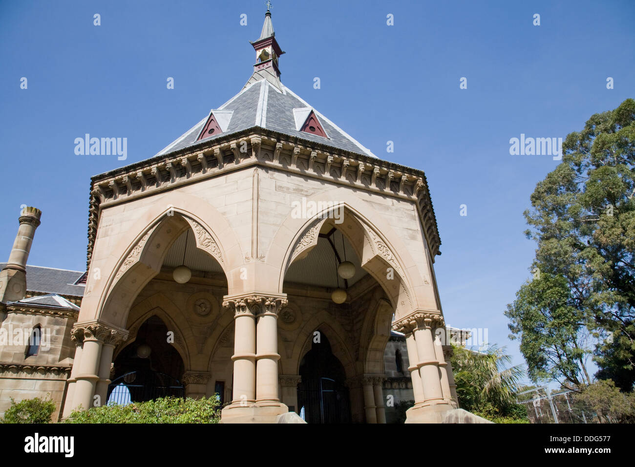 Mortuary station hi-res stock photography and images - Alamy