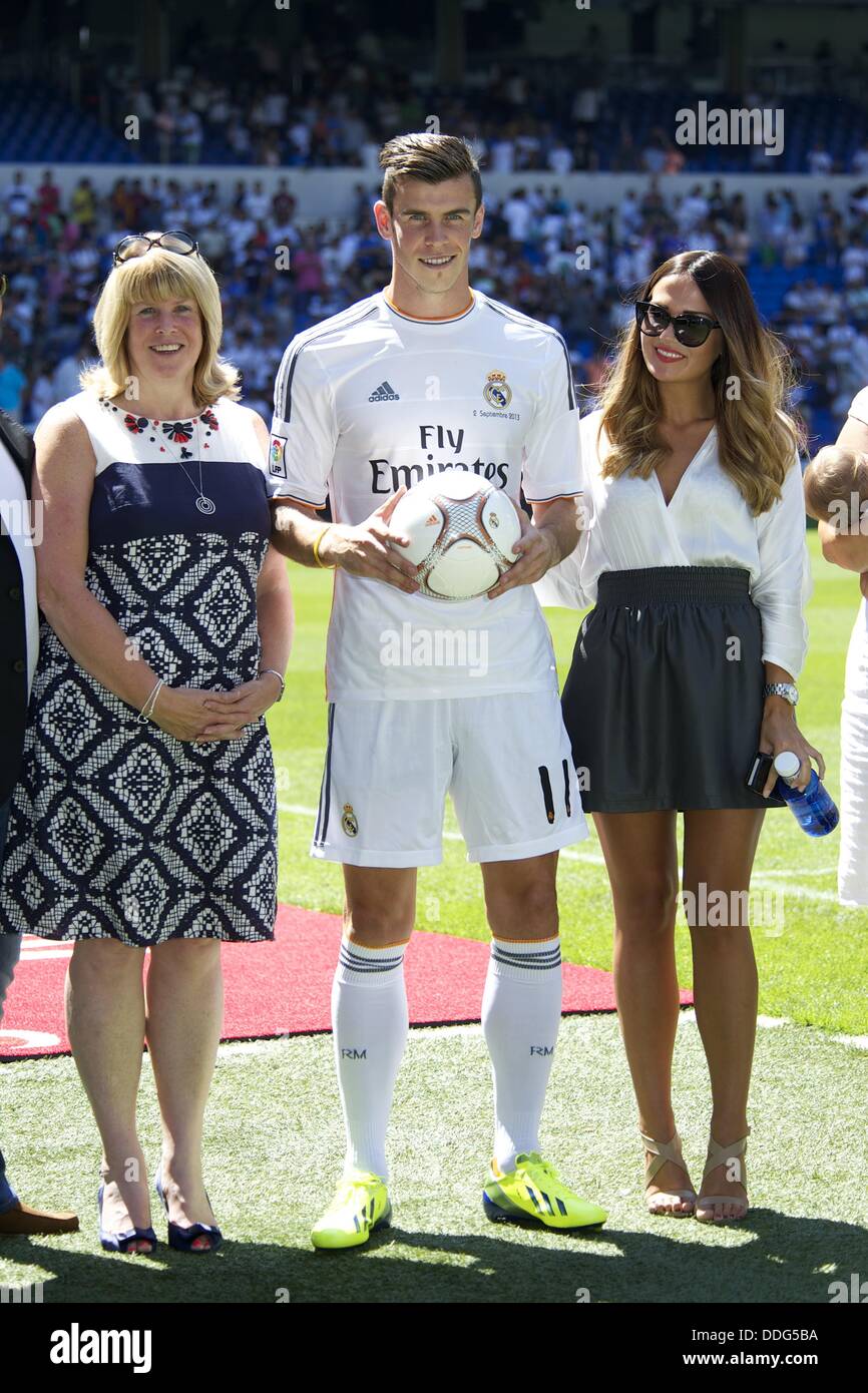 Madrid, Spain. 2nd Sep, 2013. Gareth Bale poses with his girlfriend ...