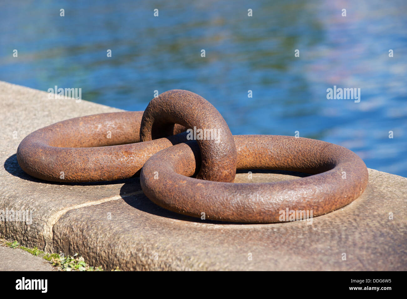 Boat mooring ring hi-res stock photography and images - Alamy