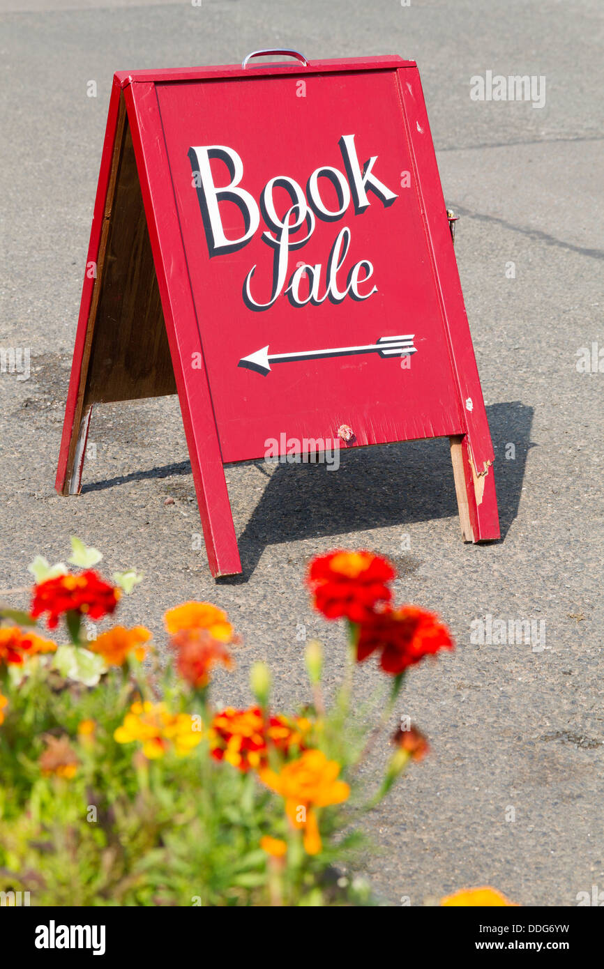 Book here sign hi-res stock photography and images - Alamy