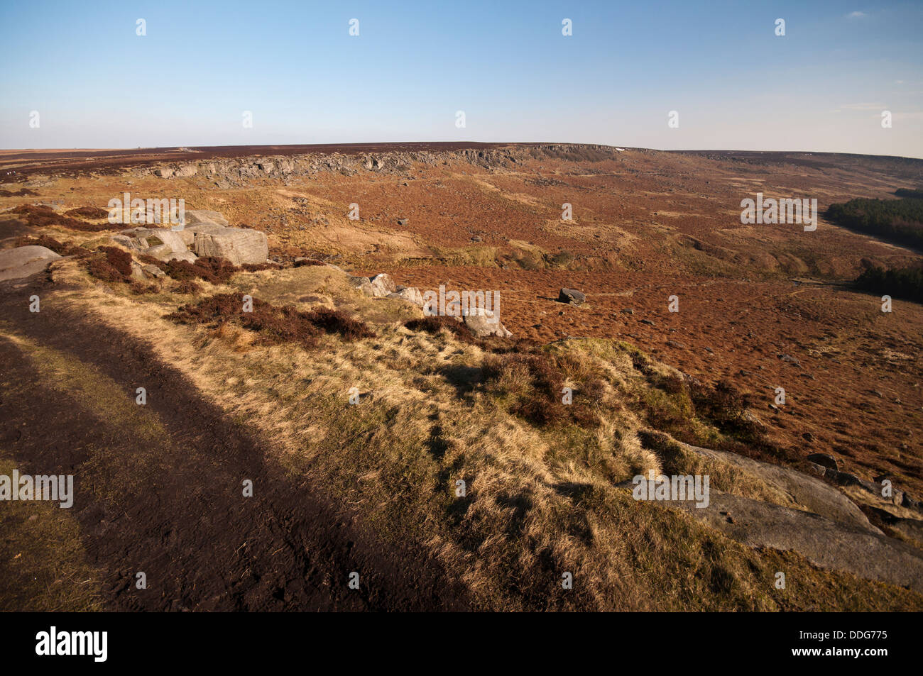 Burbage Edge from Fiddler's Elbow near Higger Tor in the Peak District ...