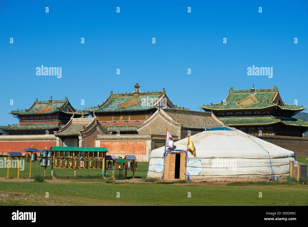 Asia buddhism door monastery hi-res stock photography and images - Alamy