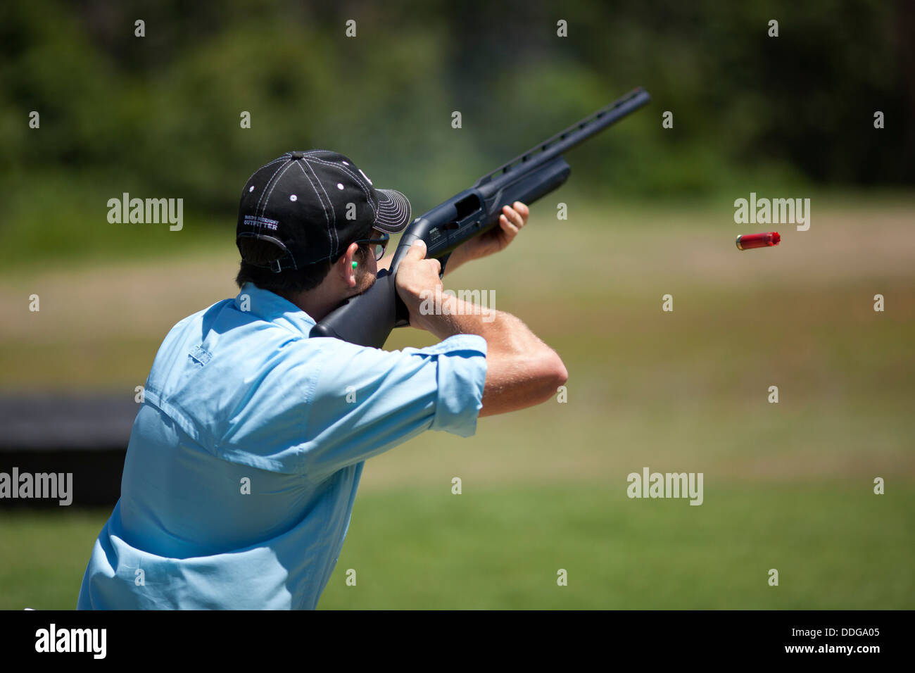 Skeet shooting hi-res stock photography and images - Alamy