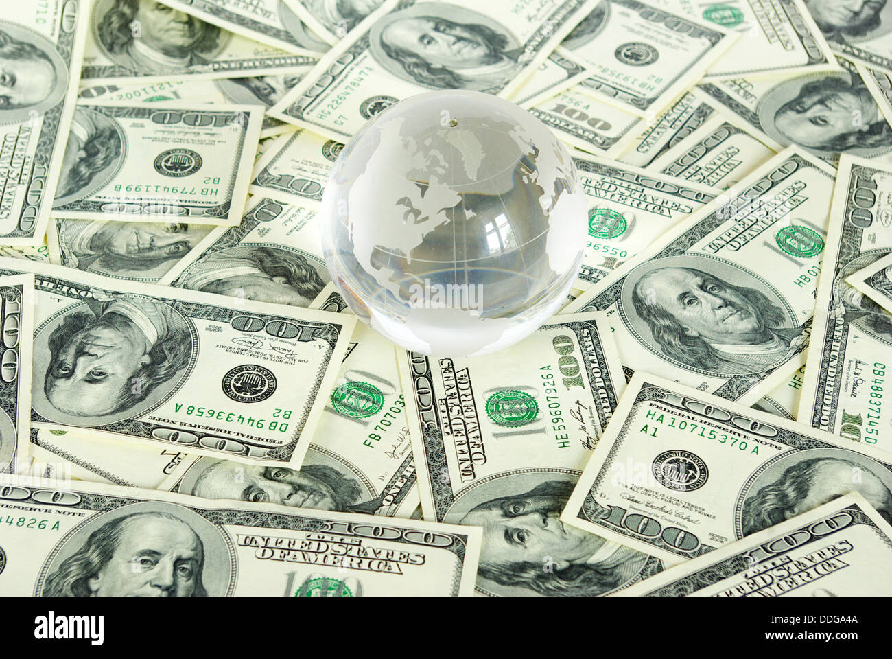 Global money earth hi-res stock photography and images - Alamy