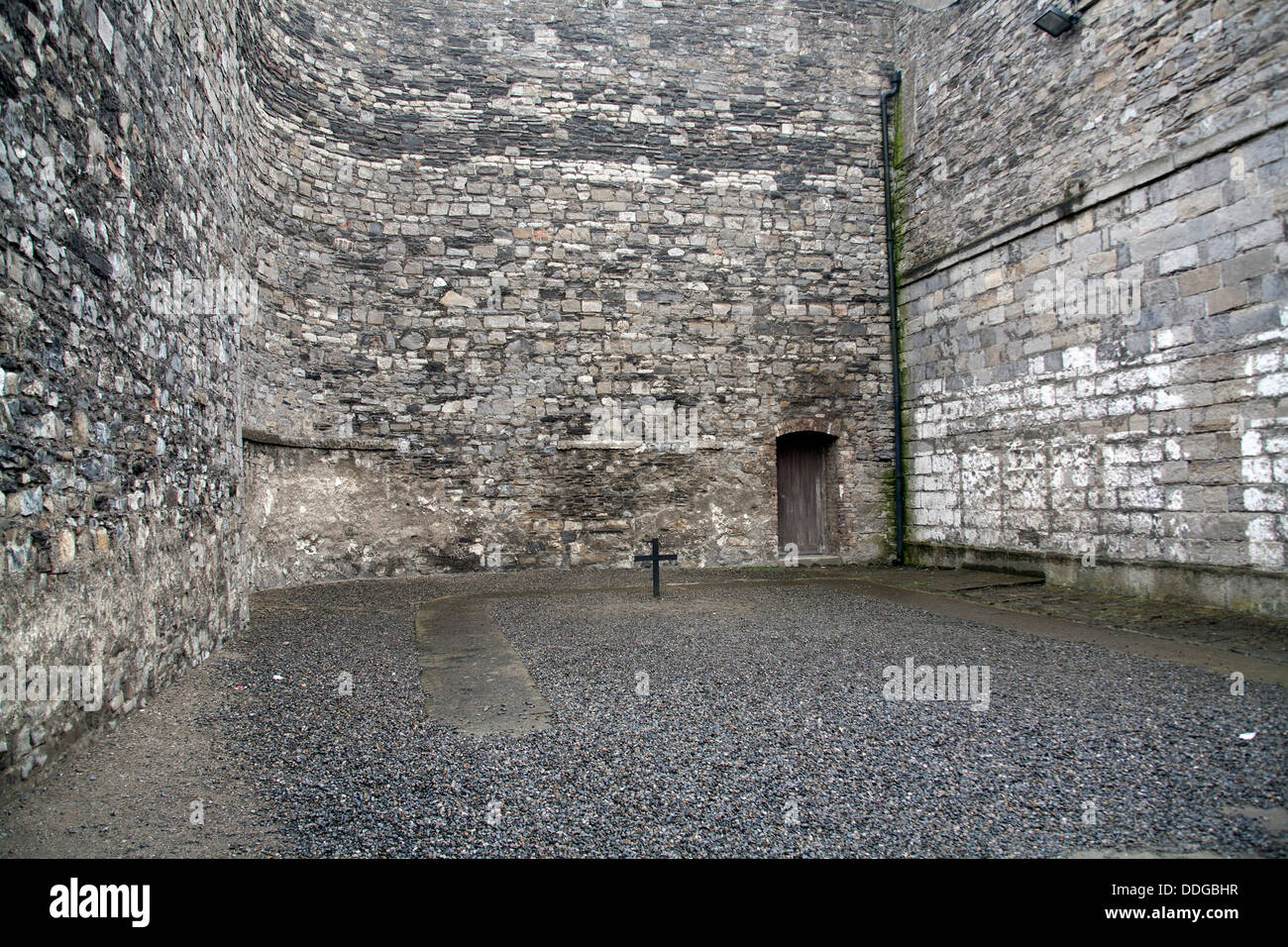 Crosses in the execution yard at Kilmainham Jail where rebels were ...
