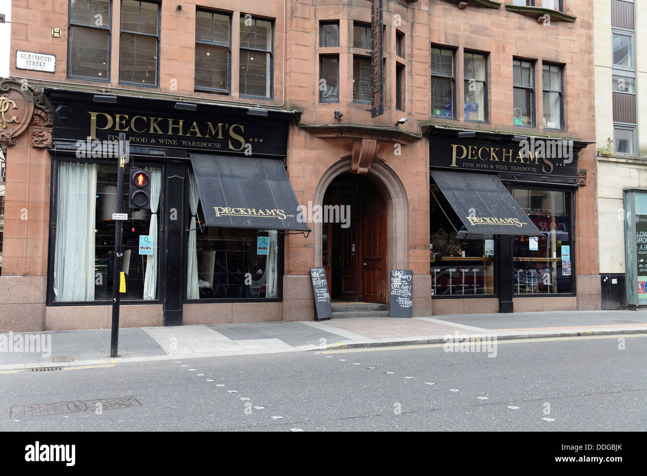 Permanently closed restaurant hi-res stock photography and images - Alamy