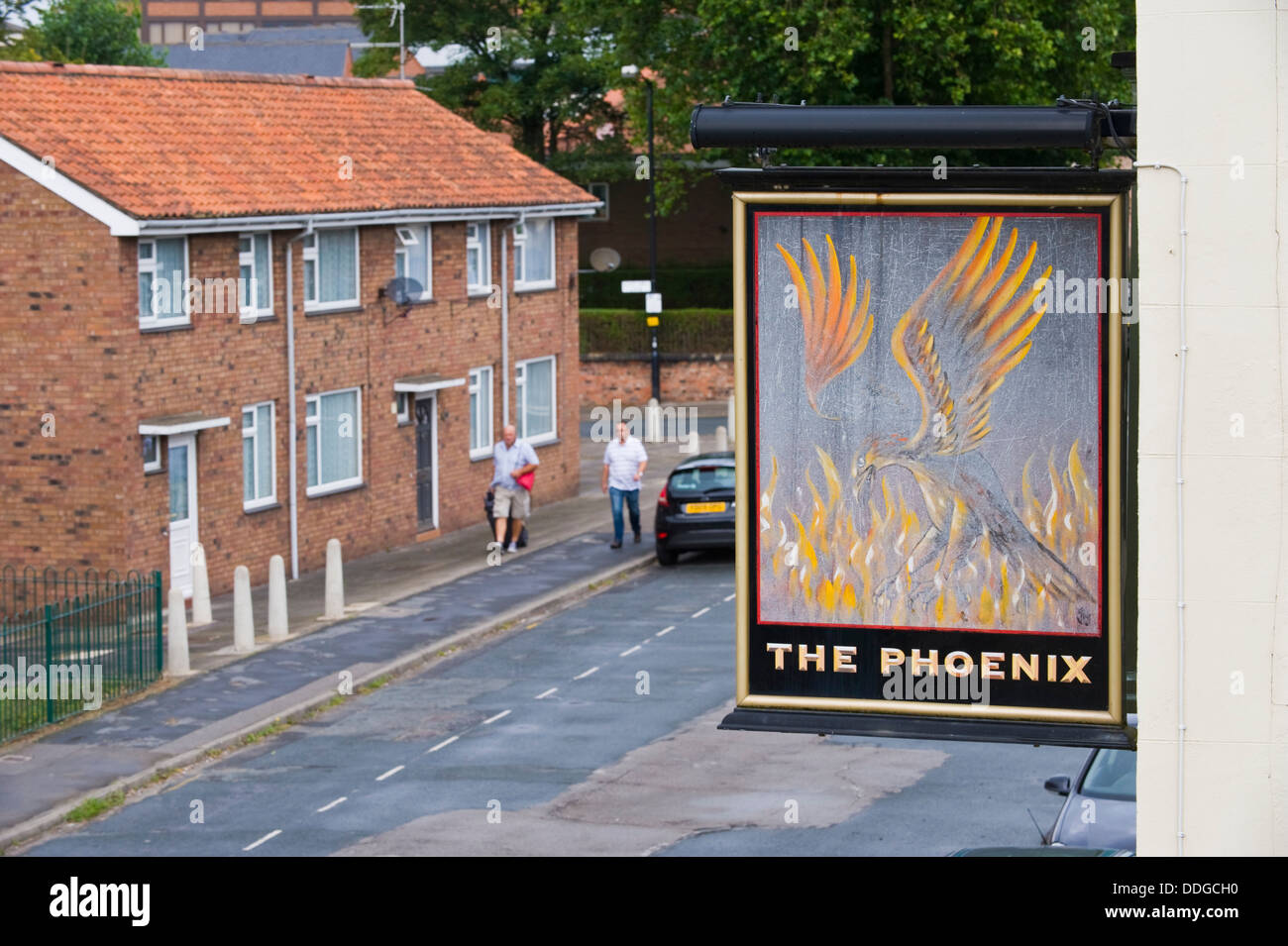 THE PHOENIX traditional local pub in the city of York North Yorkshire ...