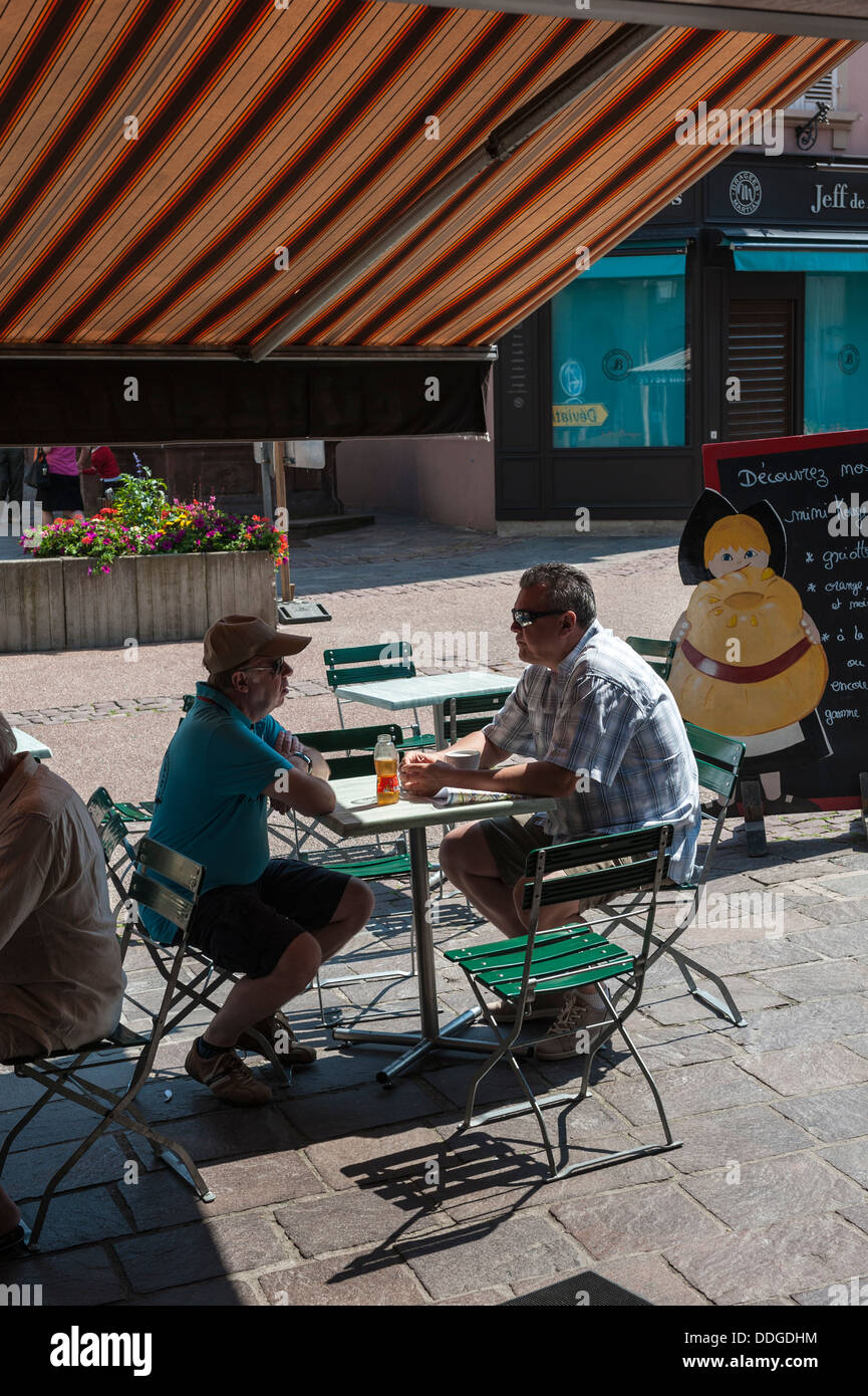 Sitting in a pavement cafe in Saverne, Alsace, France Stock Photo - Alamy
