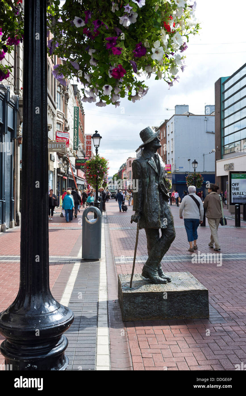 James Joyce statue on north Earl Street in Dublin, Ireland Stock Photo ...