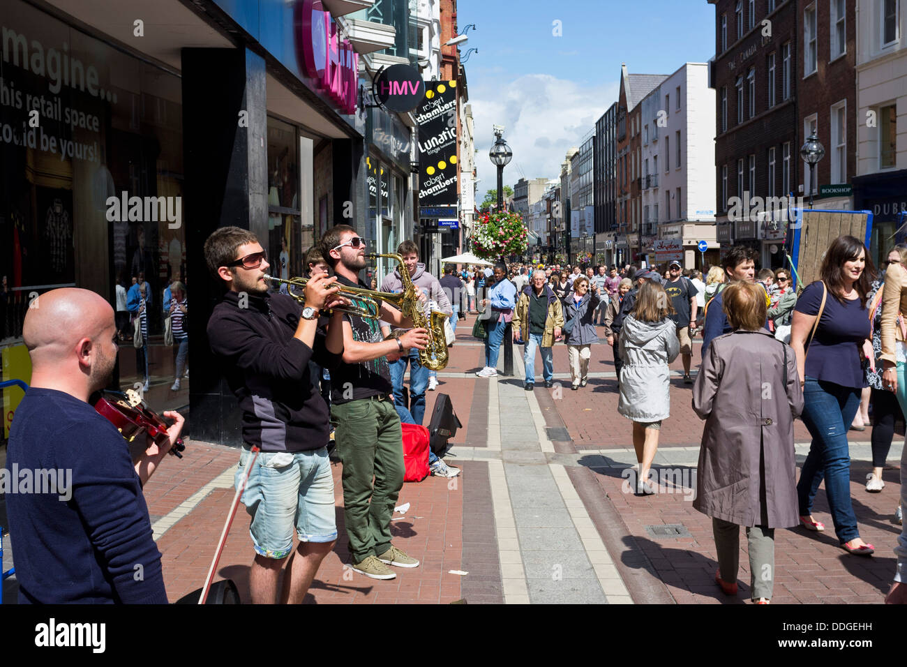 Grafton street dublin summer hi-res stock photography and images - Alamy