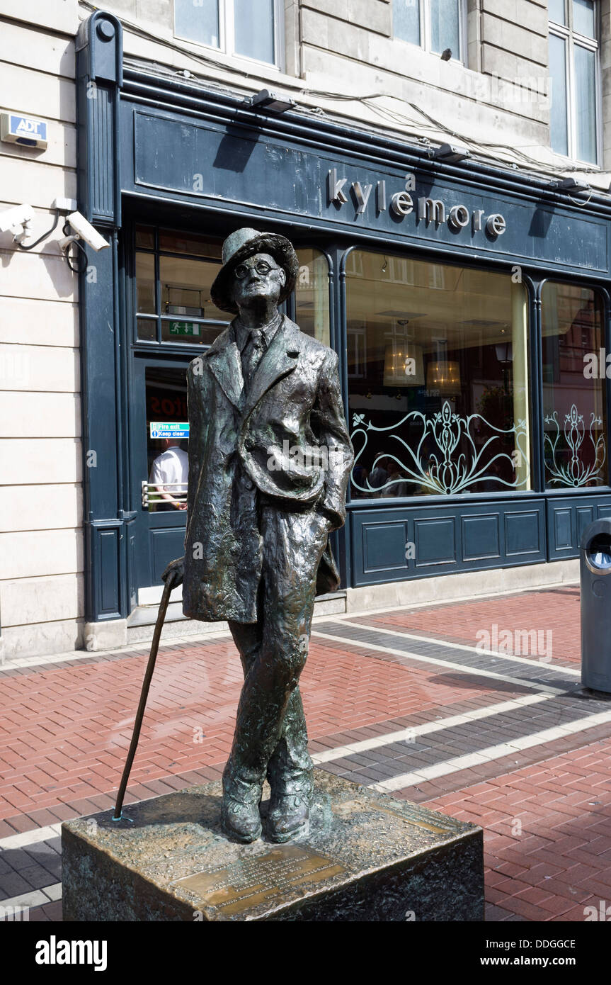 James Joyce statue on north Earl Street in Dublin, Ireland Stock Photo ...