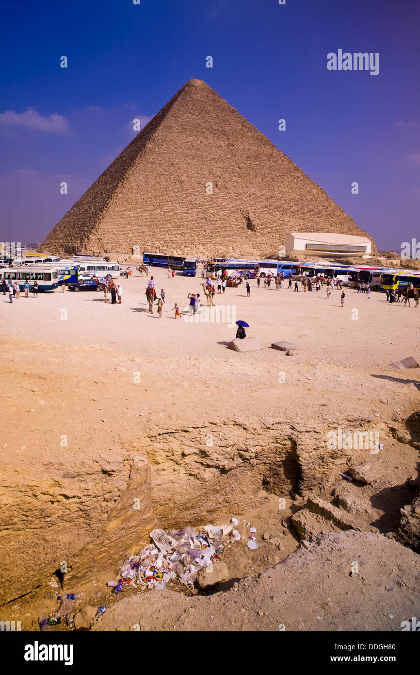 Pyramids giza litter hi-res stock photography and images - Alamy