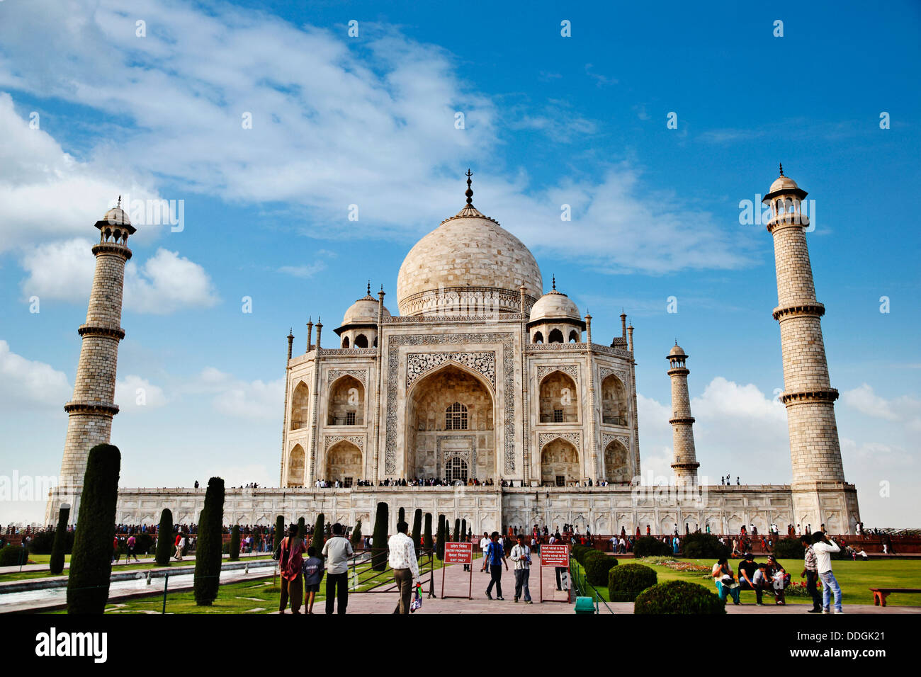 Agra india monument people marble hi-res stock photography and images ...