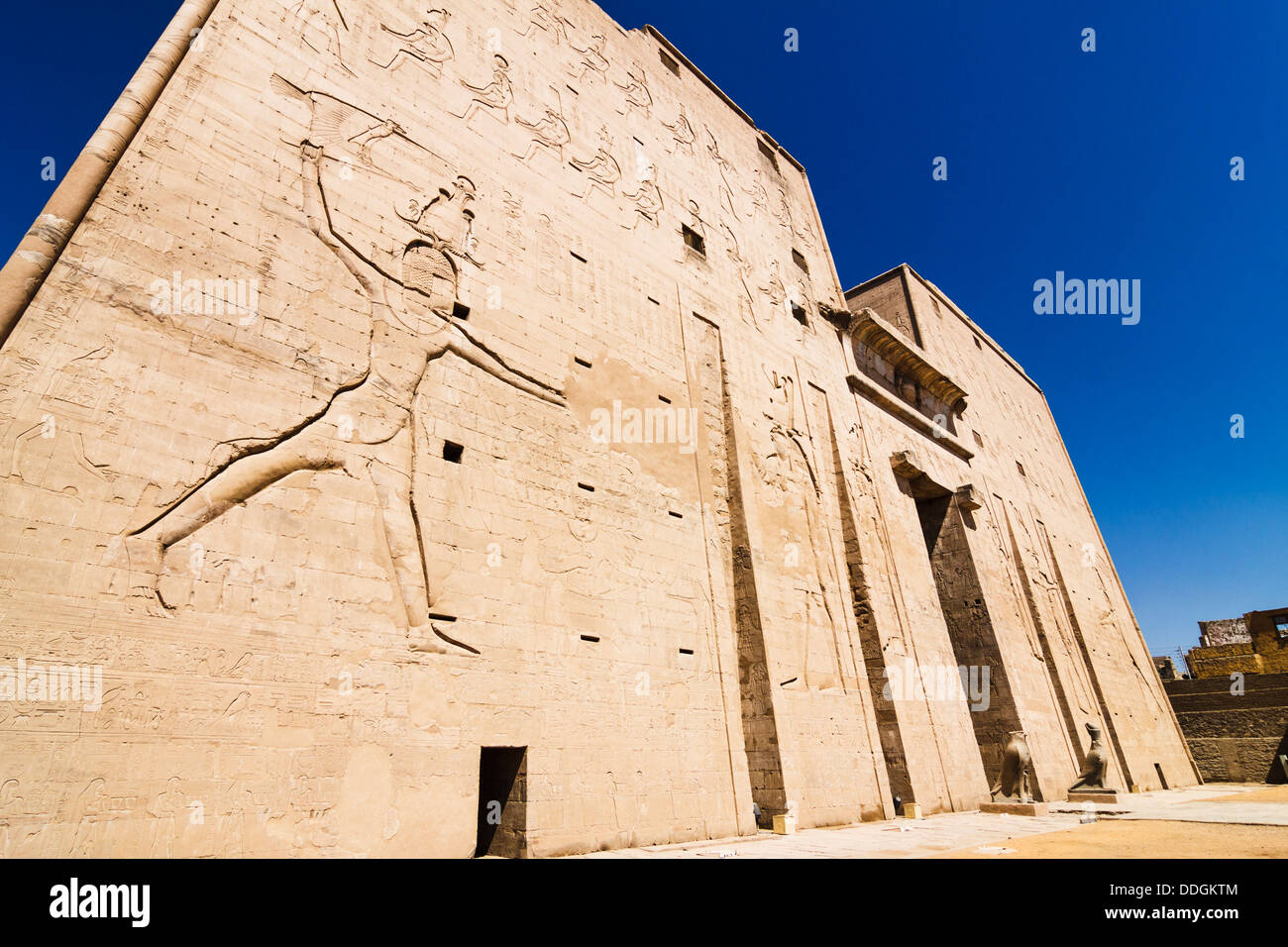 Main entrance of Edfu Temple showing the first pylon. Edfu, Egypt Stock ...