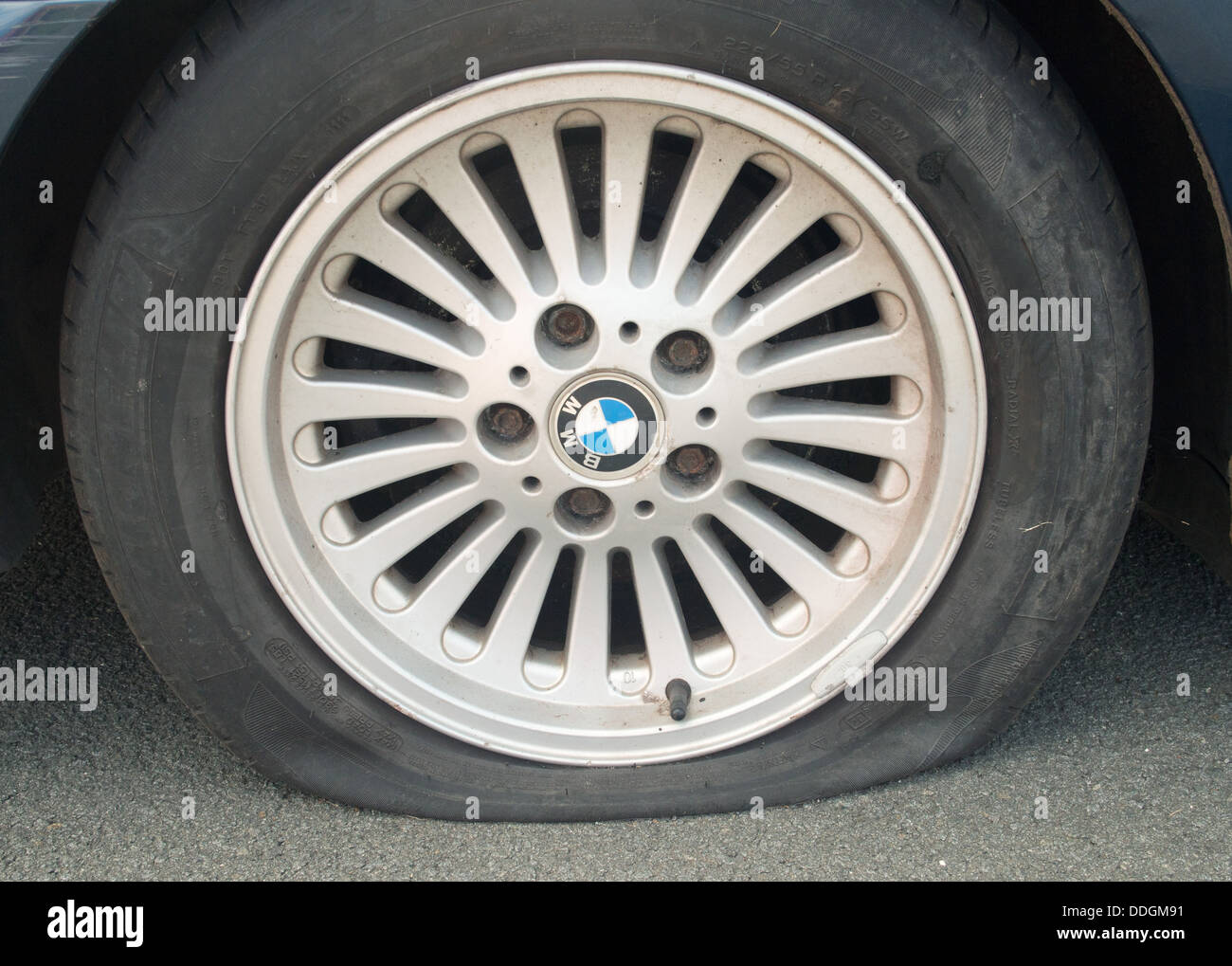 Bmw wheel hi-res stock photography and images - Alamy