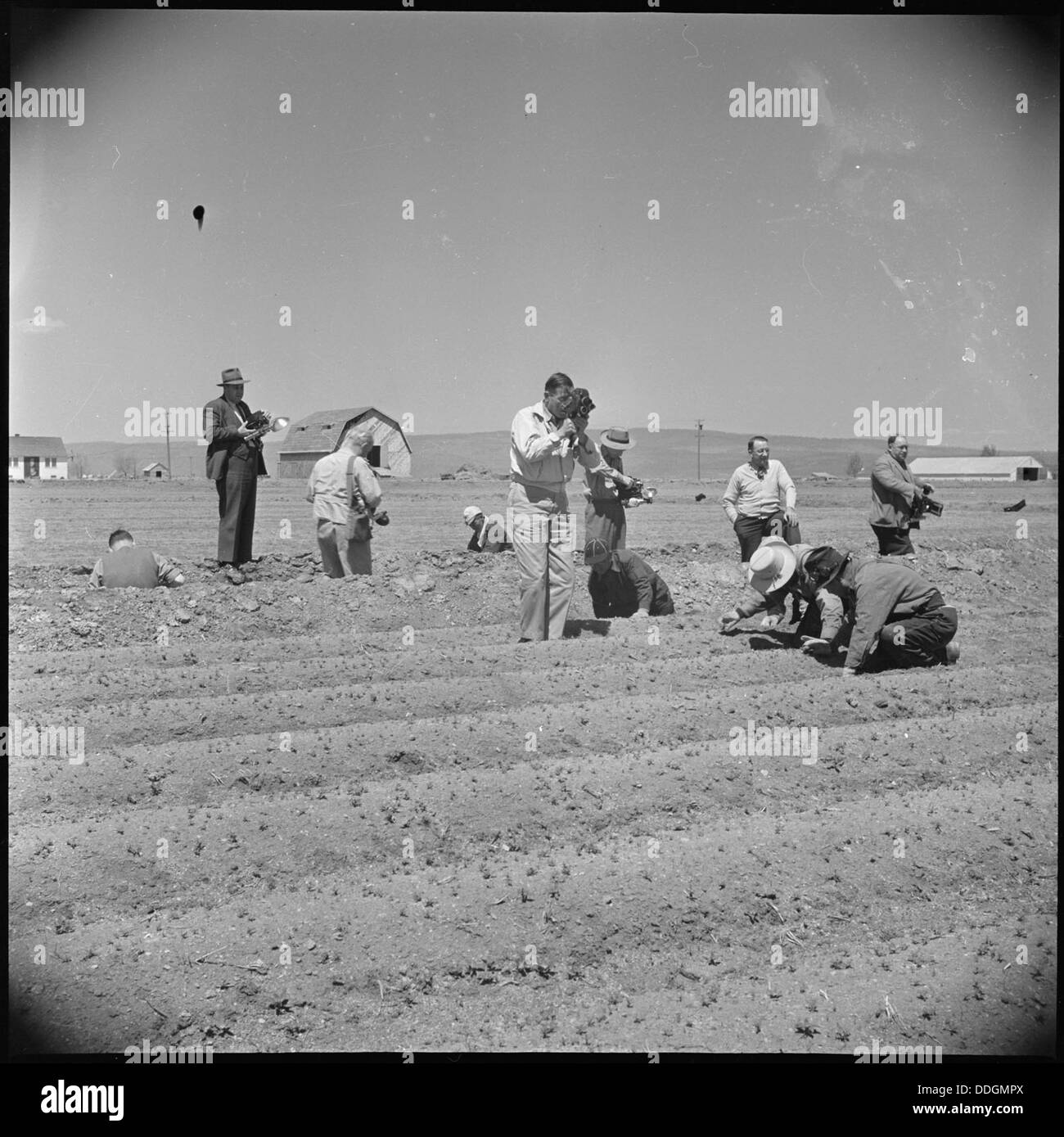 Newsreel and newspaper cameramen document life at Tule Lake Relocation ...