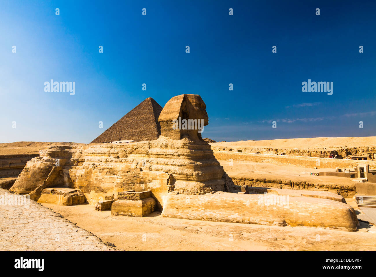 Sphinx of Giza with Great Pyramid in background. Egypt Stock Photo - Alamy