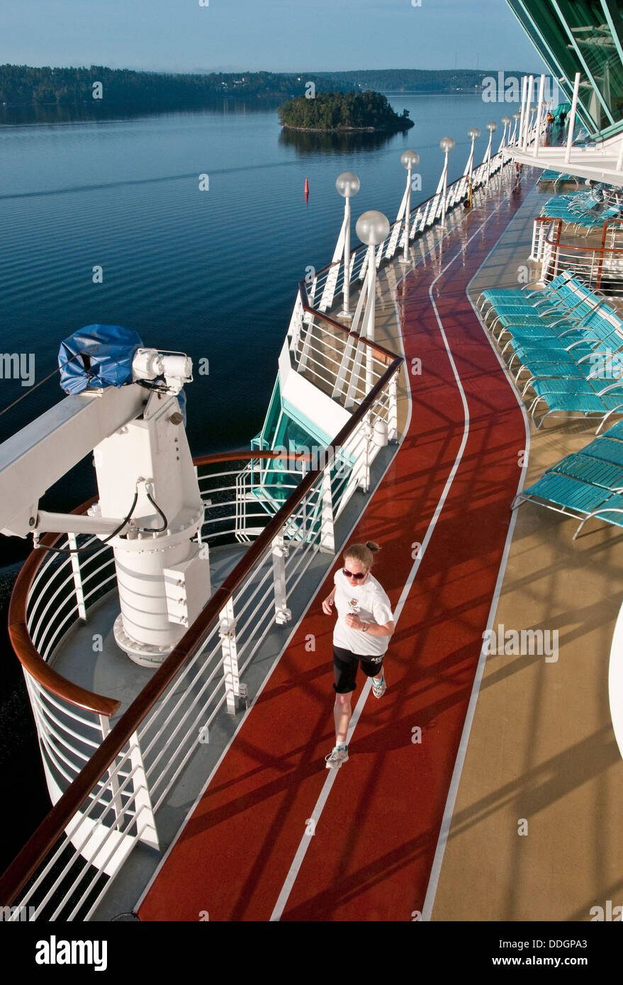Jogging on the cruise hi-res stock photography and images - Alamy