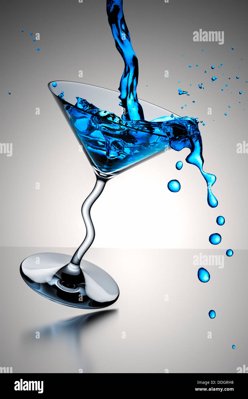 cocktail glass splash Stock Photo - Alamy