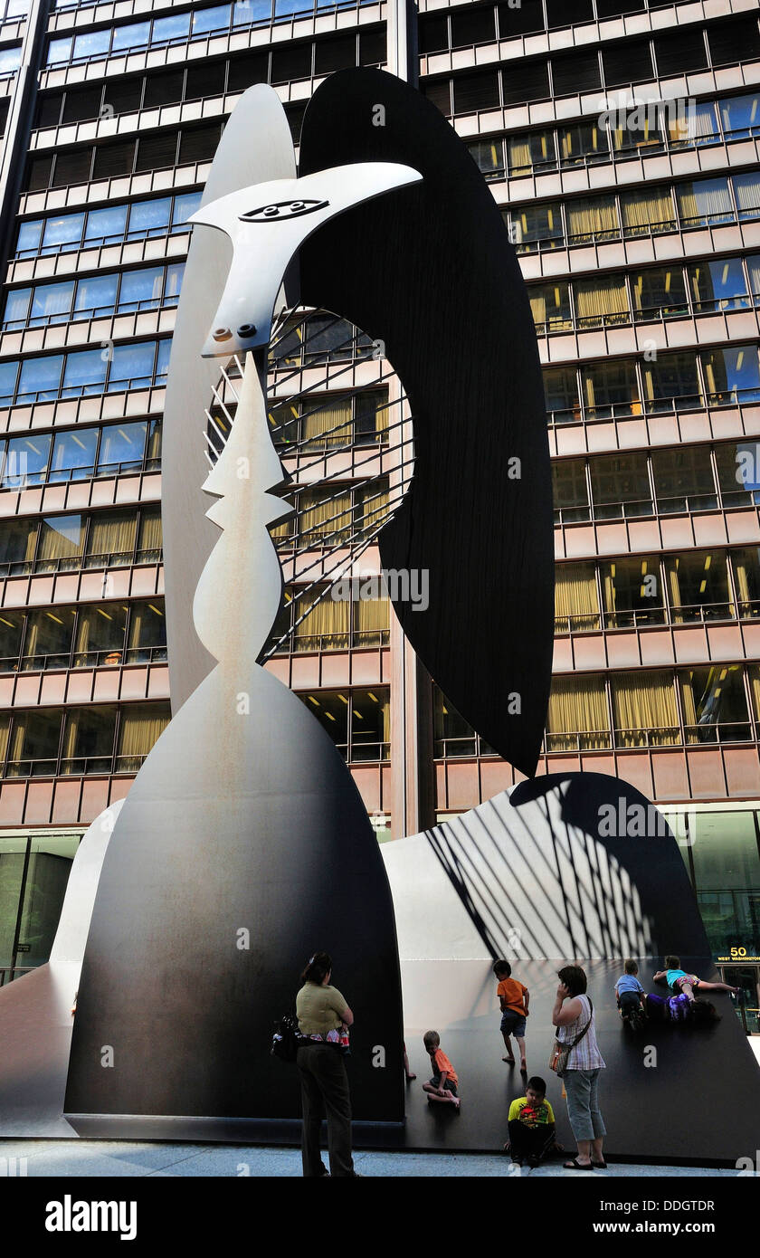 Chicago's Picasso statue at Daley Plaza Stock Photo - Alamy