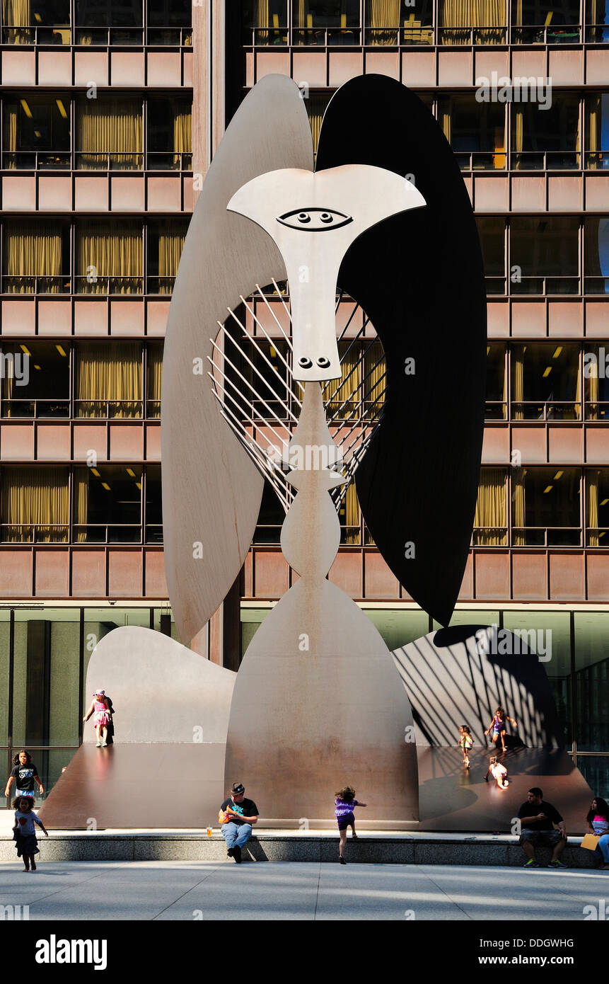 Chicago's Picasso statue at Daley Plaza Stock Photo - Alamy