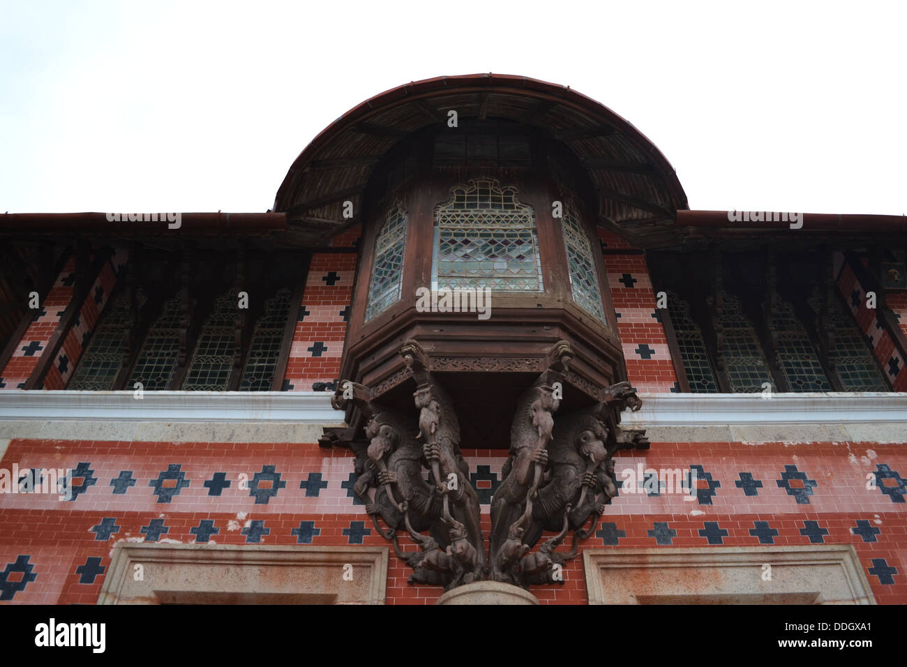 Palace windows hi-res stock photography and images - Alamy