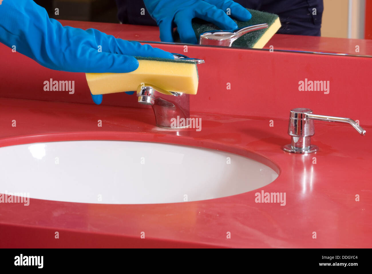 Bathroom cleaning equipment spray hi-res stock photography and images ...
