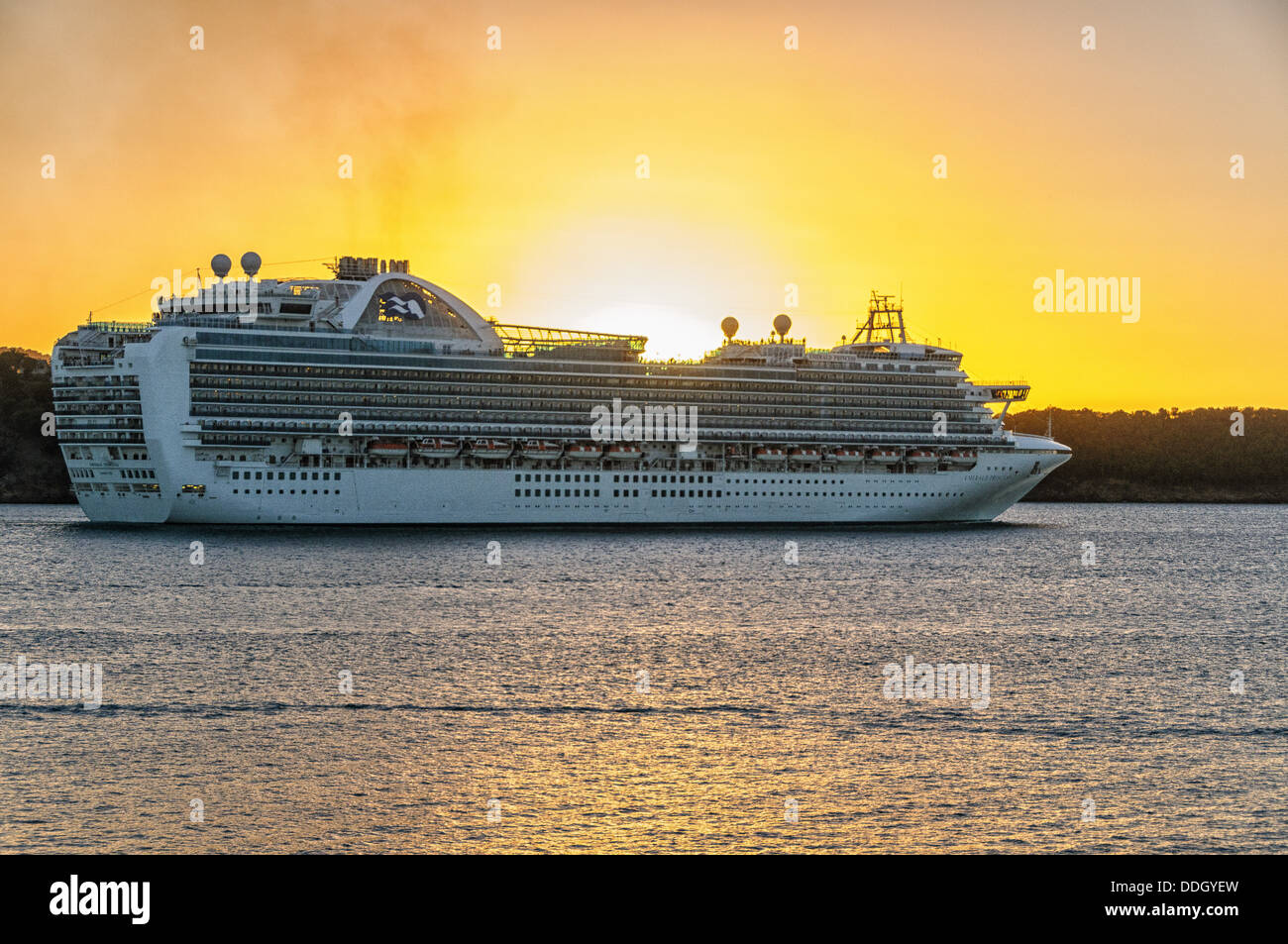 Emerald princess cruise ship hi-res stock photography and images - Alamy