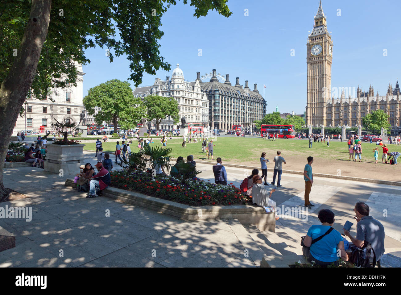Big ben parliament square hi-res stock photography and images - Alamy