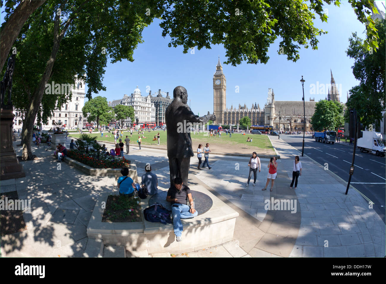 Mandela parliament square hi-res stock photography and images - Alamy