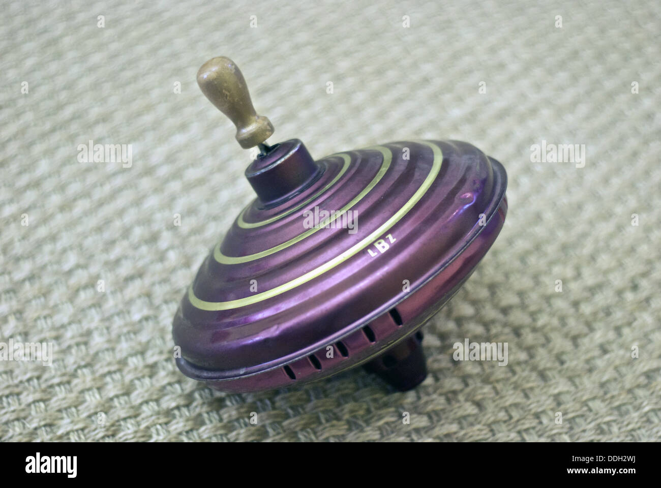 Top spinning spinning top hi-res stock photography and images - Alamy