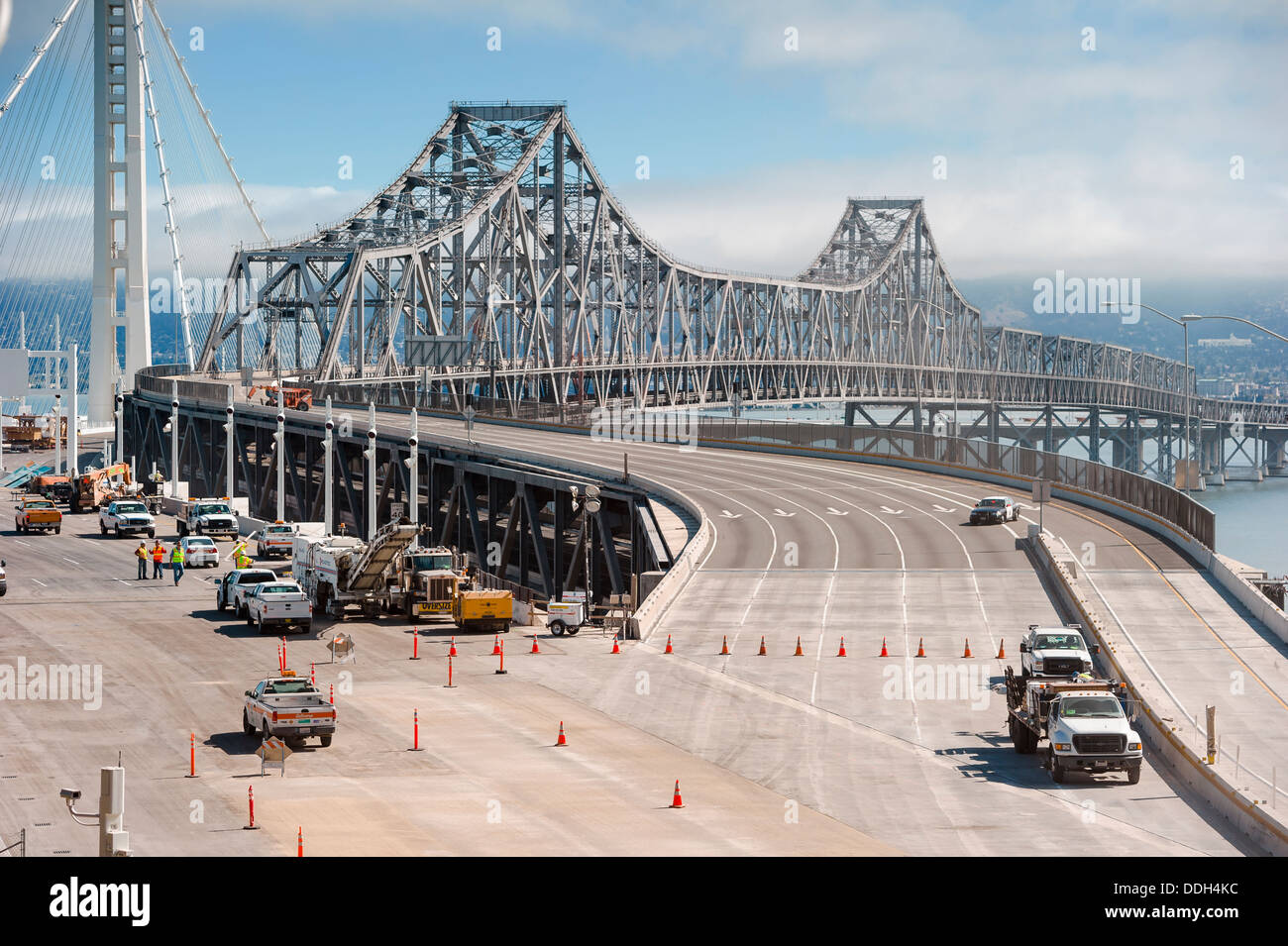 Construction and road surfacing on the new Bay Bridge into San ...