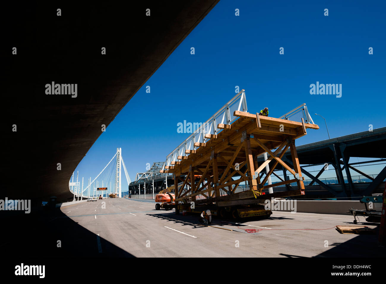 Construction and road surfacing on the new Bay Bridge into San ...