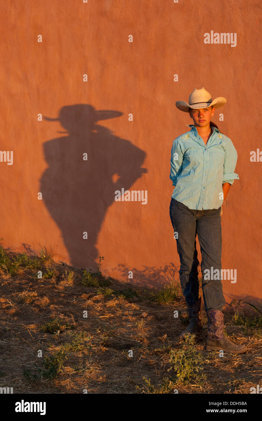 Pretty cowgirls hi-res stock photography and images - Alamy