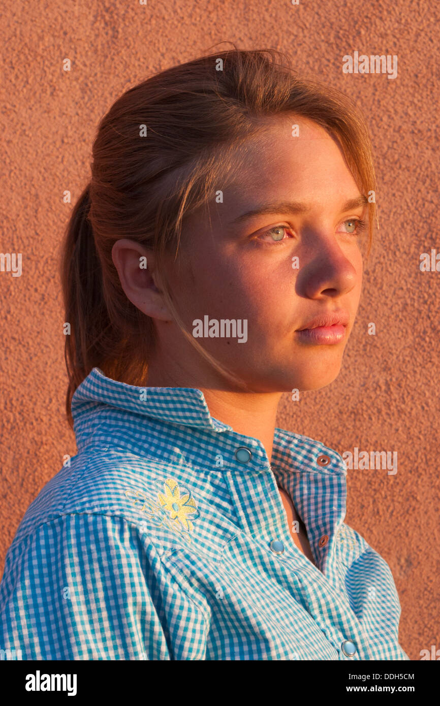 Pretty cowgirls hi-res stock photography and images - Alamy