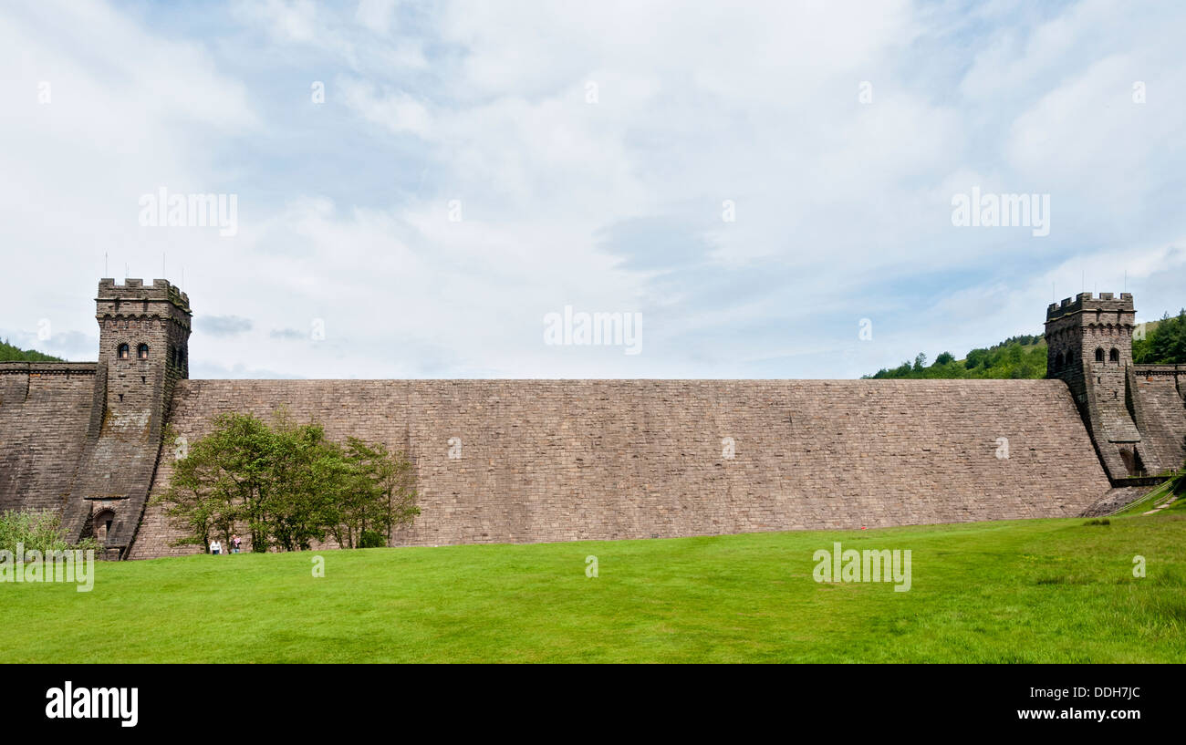 England, Derbyshire, Peak District, Derwent Dam, location of practice ...