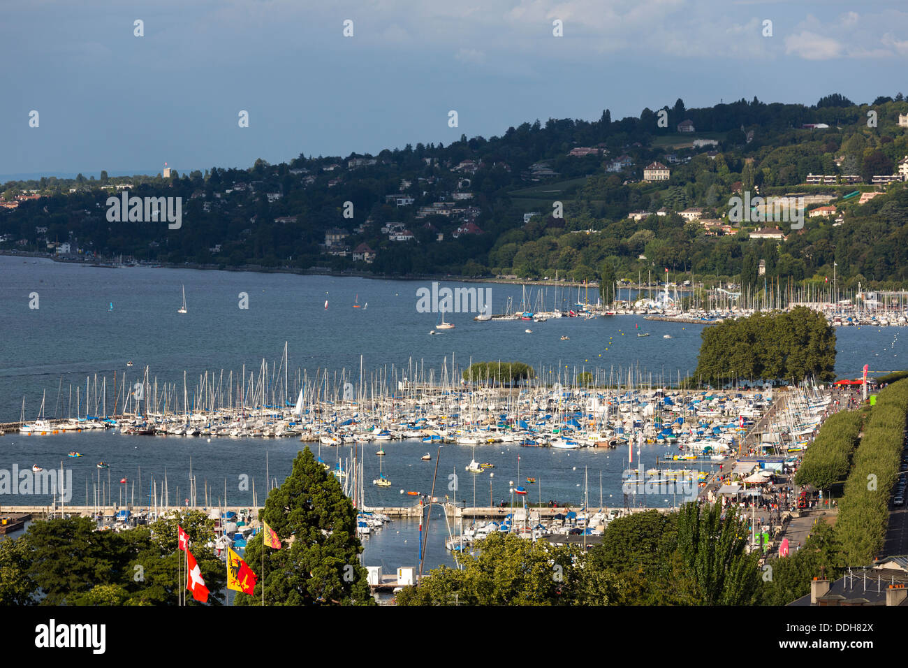 Lake geneva switzerland yacht hi-res stock photography and images - Alamy