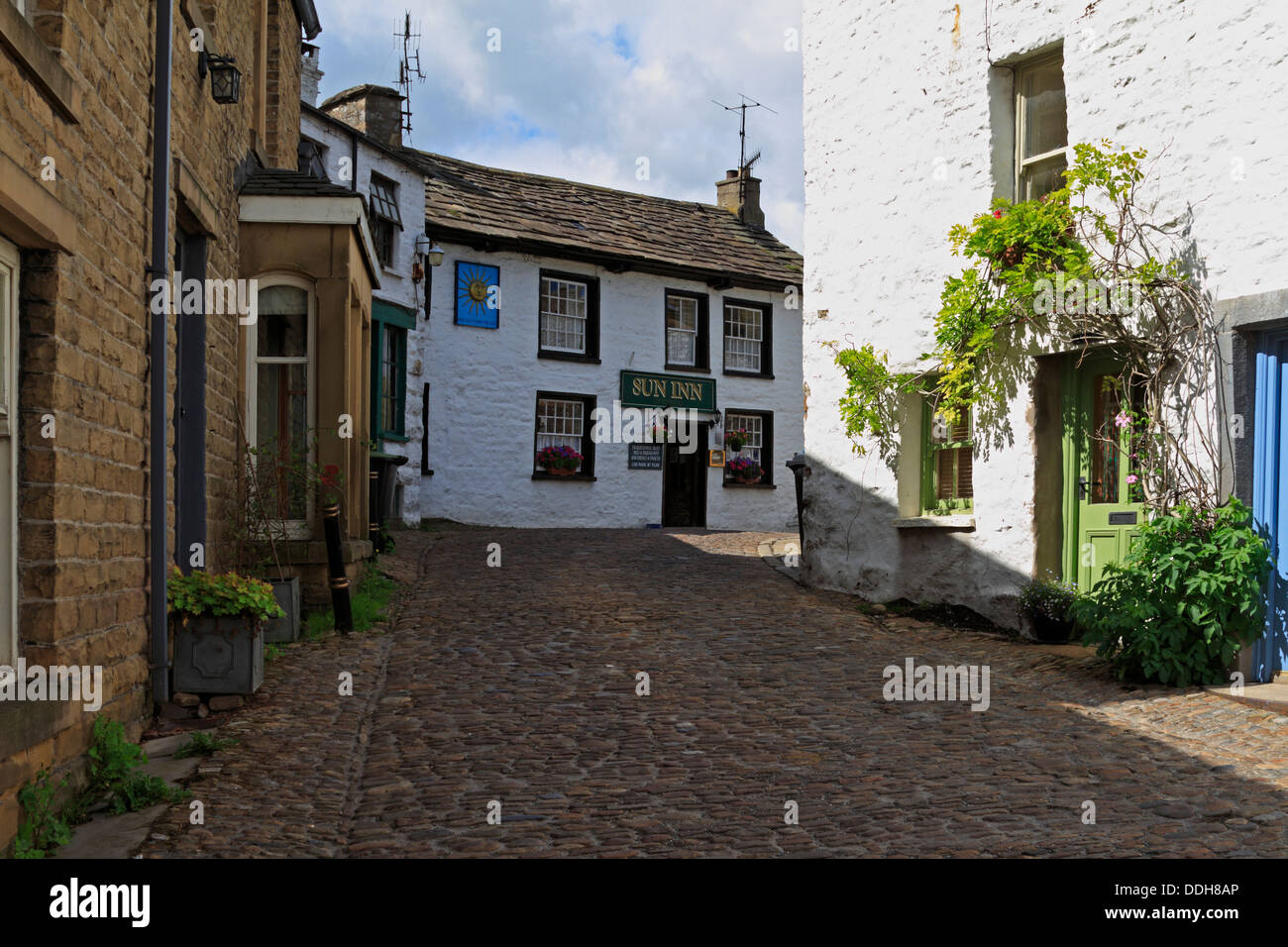 The Sun Inn, Dent, Cumbria, Yorkshire Dales National Park, England, UK ...