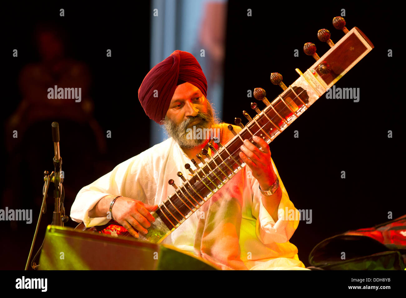Sikh musical string instruments hi-res stock photography and images - Alamy