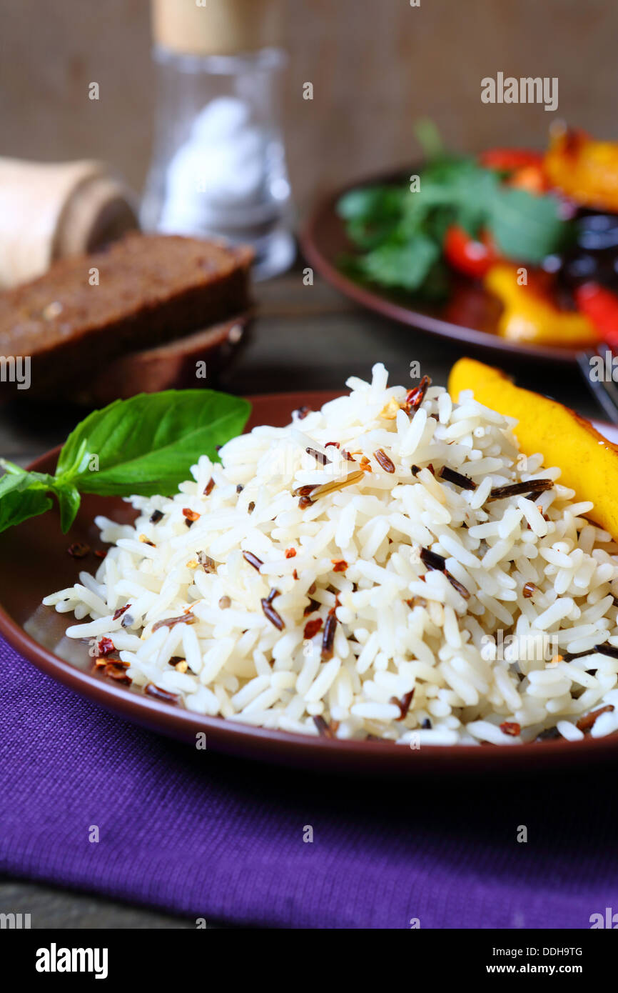 White long plate hi-res stock photography and images - Alamy