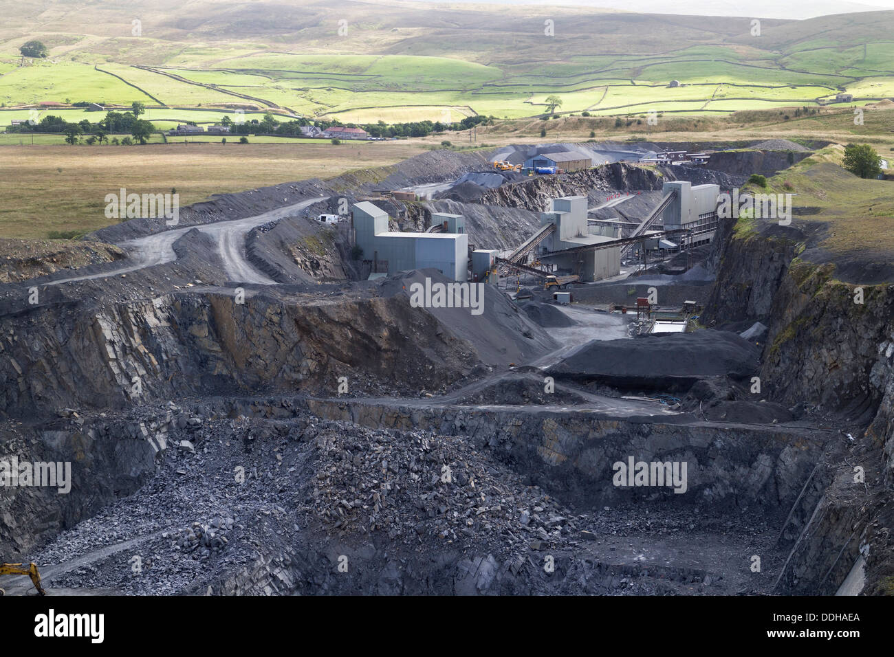 Yorkshire dales quarry hi-res stock photography and images - Alamy