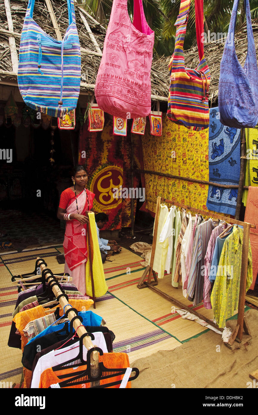 Bright indian clothing hi-res stock photography and images - Alamy