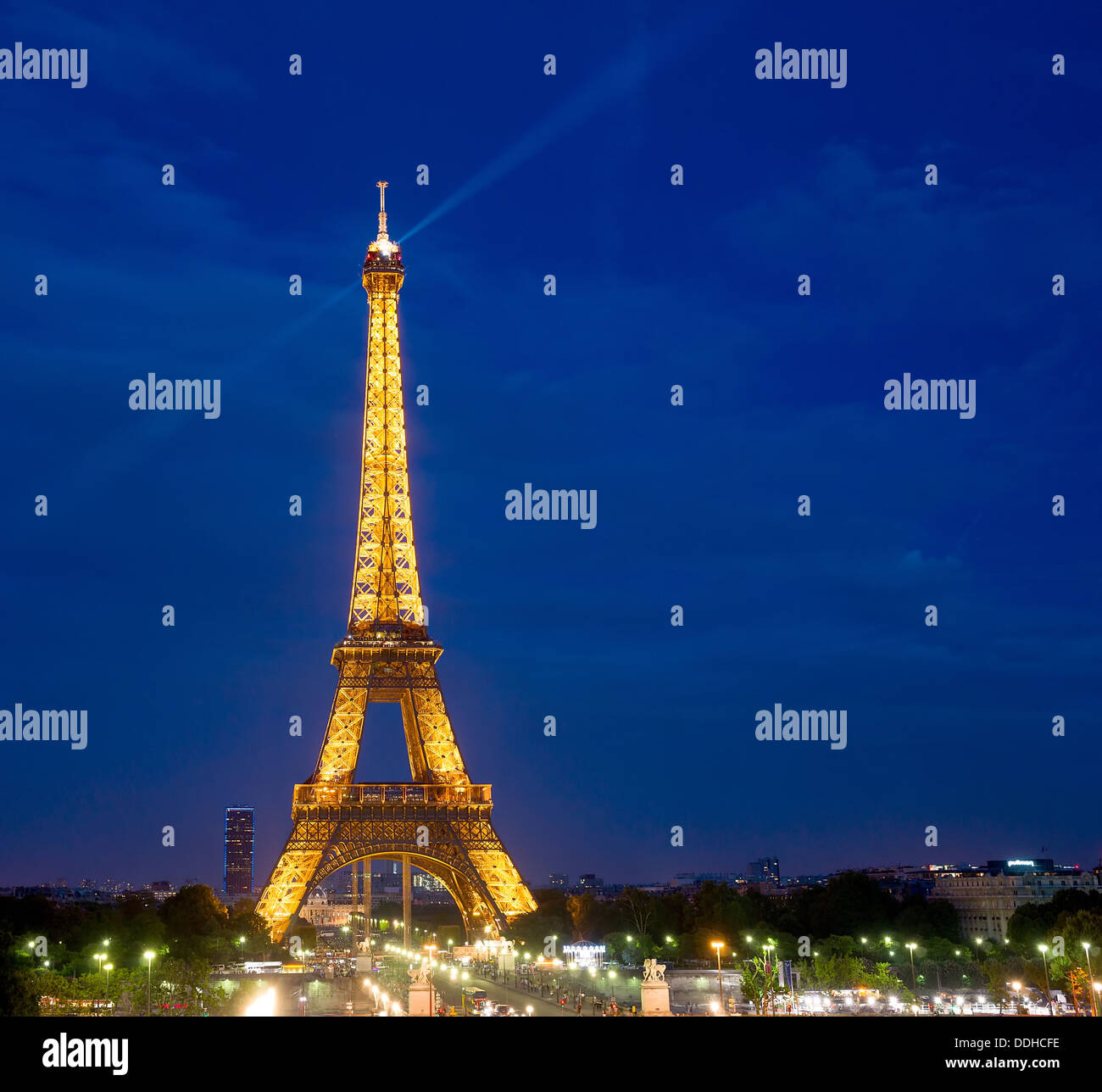 Paris night sky long exposure hi-res stock photography and images - Alamy